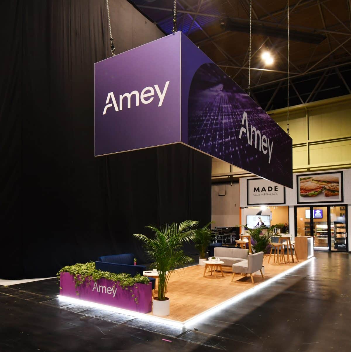 7 tips to turning more heads with your next exhibition space - Creative8